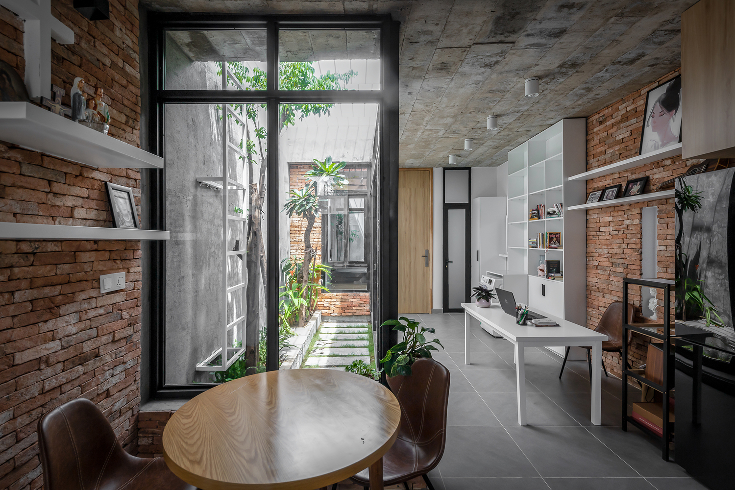 5 Indoor Courtyard Design Ideas To Add Depth To Any Space - Aertsen ...