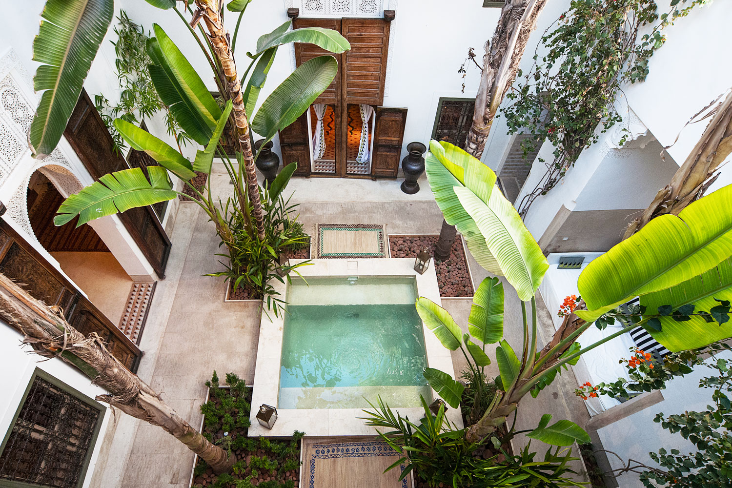 5 Indoor Courtyard Design Ideas To Add Depth To Any Space - Aertsen ...